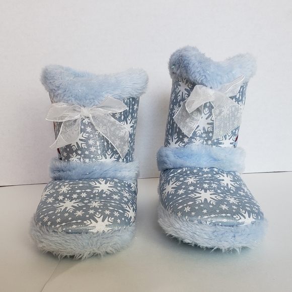 Disney | Shoes | Disney Frozen Boot Slipper | Poshmark